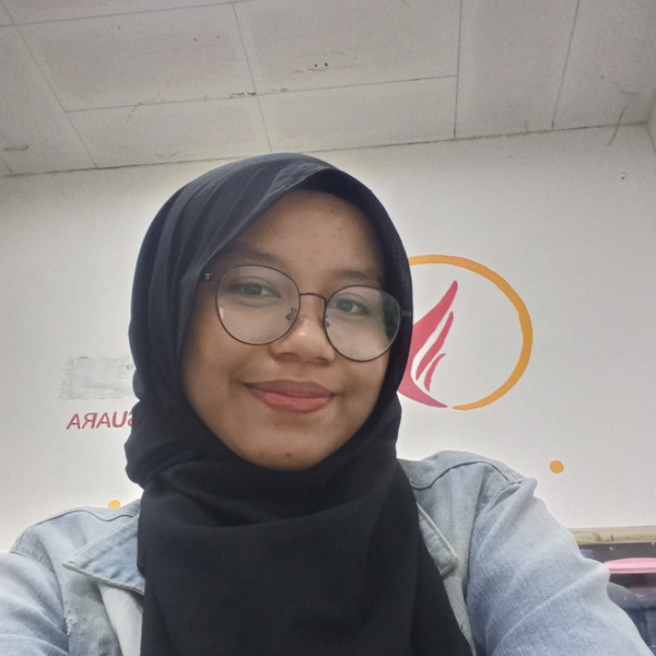 Maulida Putri - Maths teacher - ₹1109/h