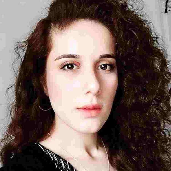 Pervin - Tarih öğretmeni - 105 TL/saat