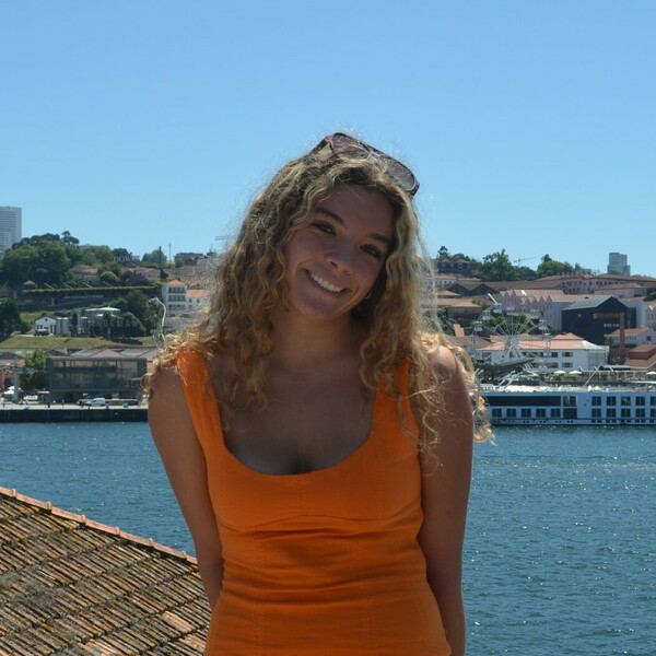 Brooke - Reading teacher - ₹1728/h