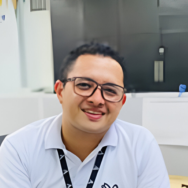 Andres - Profesor de diseño gráfico - $244/h - 1 opiniones