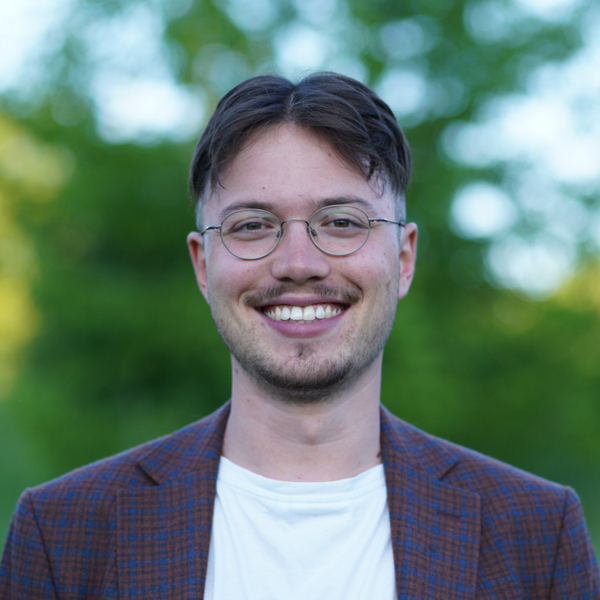 Simon - Lehrkraft für Deutsch - 38CHF/h