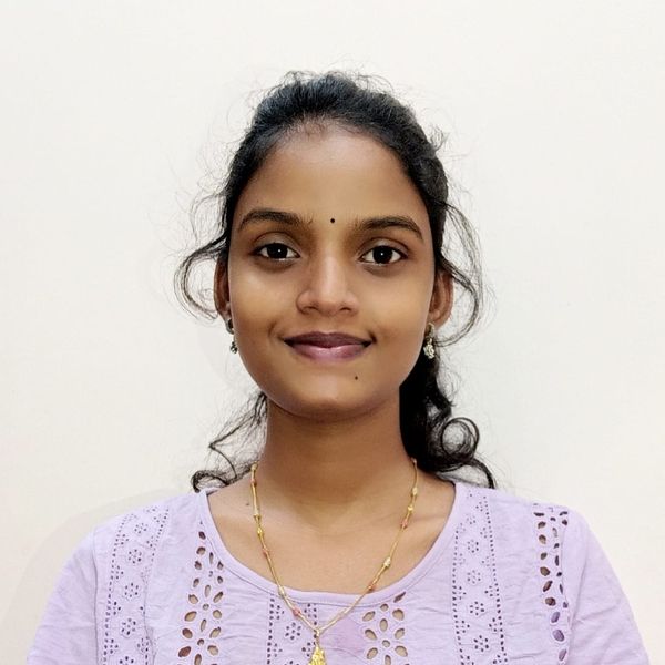 Yamini - Python tutor - 4£/h