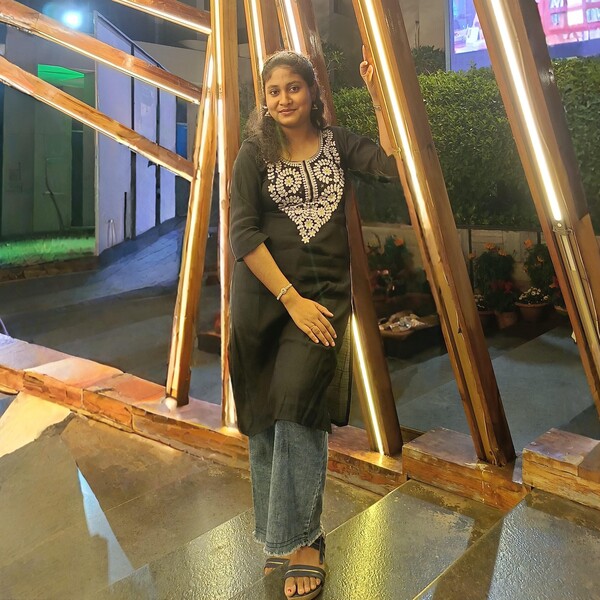 Disha - Biology teacher in Bhubaneswar - ₹200/h