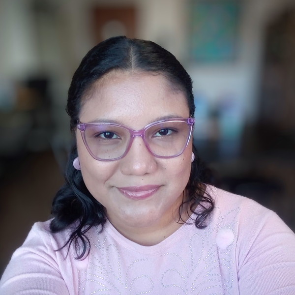 Doris - prof de Español y Literatura en Panamá - $15/h