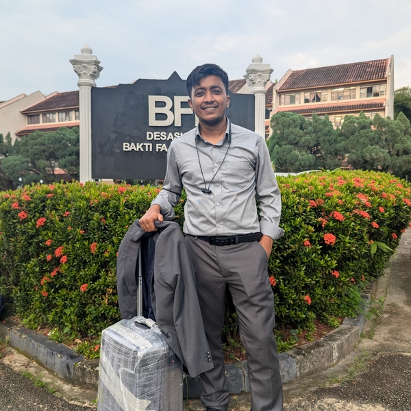 Salahuddin - Physics teacher - ₹4637/h