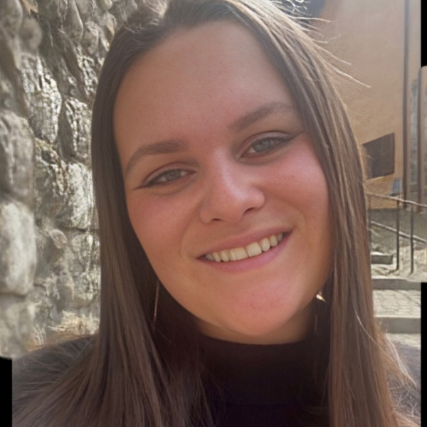 Lucy - Physics tutor - 29£/h