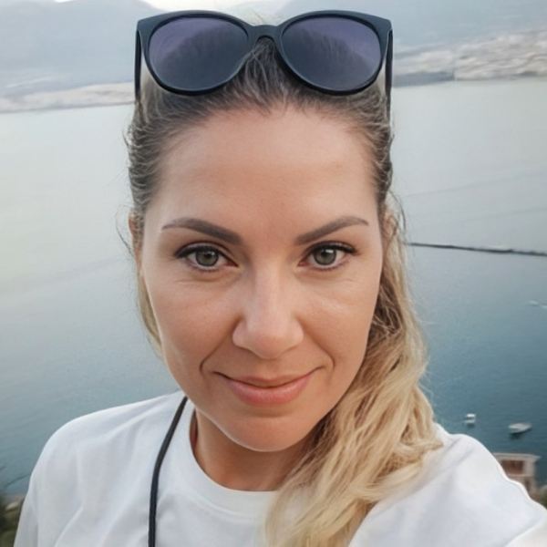 Sienna - Singing teacher - 26£/h