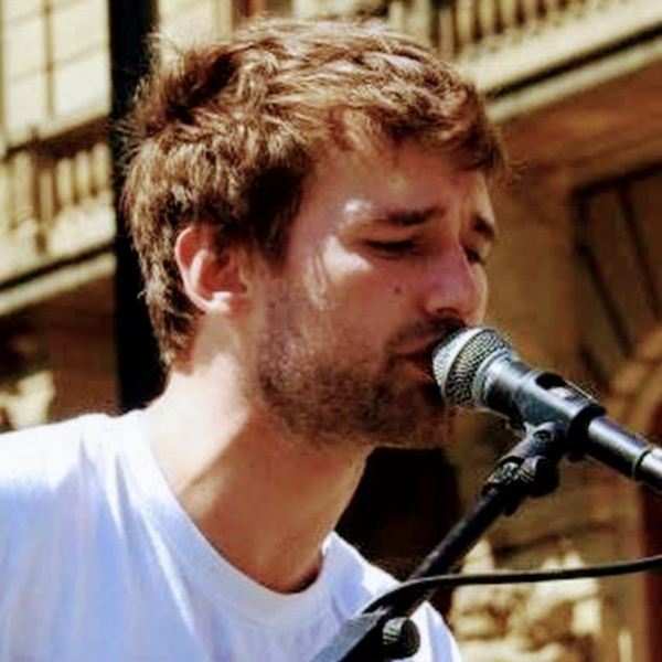 Daniel - Guitar teacher - R465/h