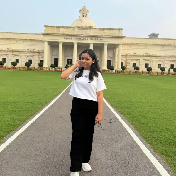 Kavya - Algebra teacher - R281/h