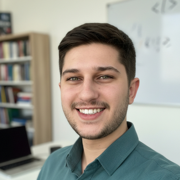 Berkay - Bilişime giriş öğretmeni - 900 TL/saat