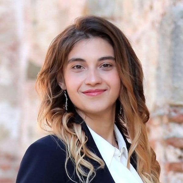 Жасмина - преподавател по Програмиране в София - 15€/ч