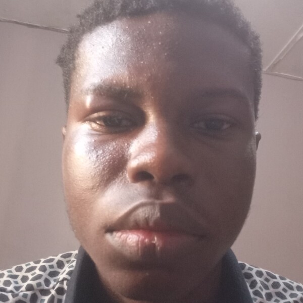 Emmanuel - Maths tutor - 1£/h