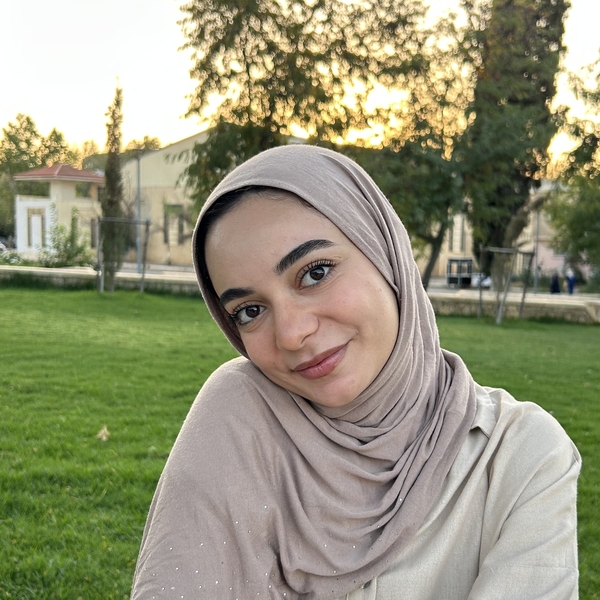 Btissam - Prof de français - 19€/h