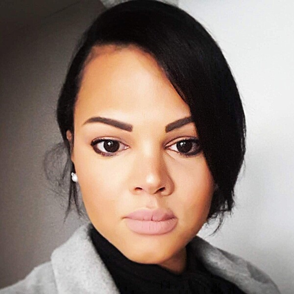 Djamila - Profesor de inglés - $307/h