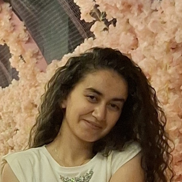 Amel - Prof de kabyle à Neuilly-sur-Marne - 20€/h