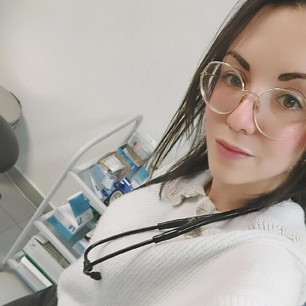 Dihia - Prof de biologie - 35CHF/h - 5 avis - 9 élèves accompagnés