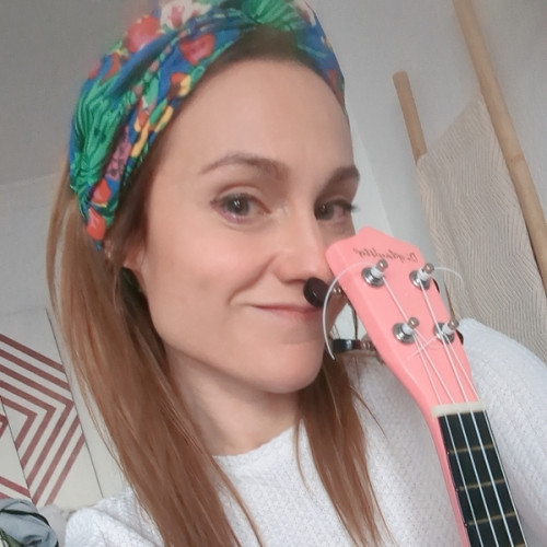 Merche - Profe de ukelele en Estepona - 10€/h