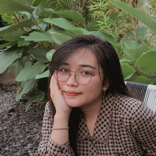 Vandarina - Guru matematika di Yogyakarta - 60000 Rp / jam