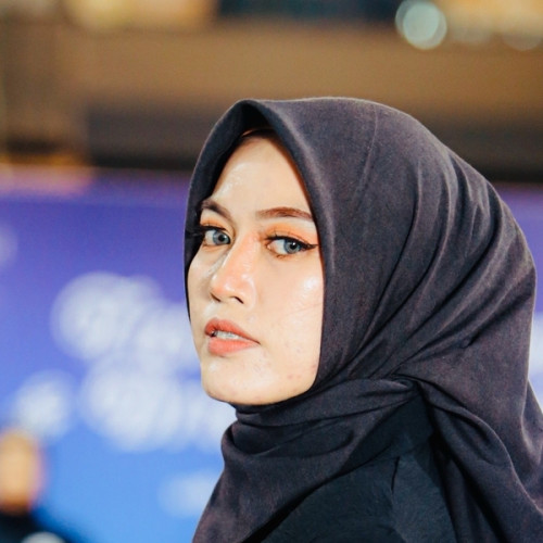 Hamiya - Guru bahasa inggris di Tangerang - 90000 Rp / jam