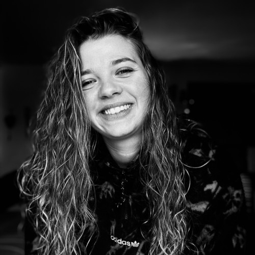 Emma - Prof d'anglais - 25€/h - 4 avis - 3 élèves accompagnés