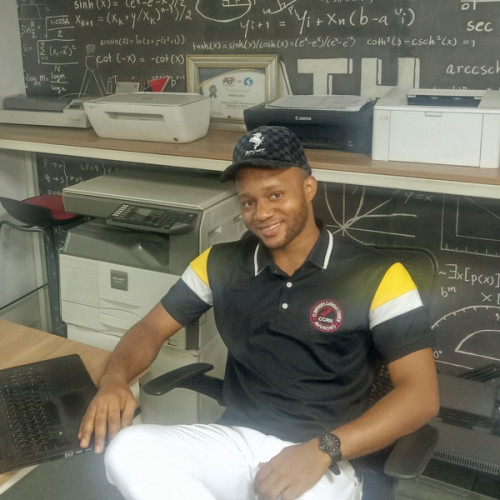 Emmanuel - Maths tutor - 1£/h - 10 reviews