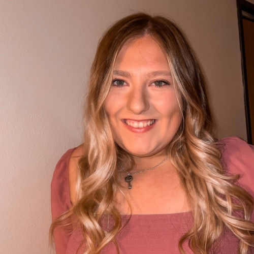 Megan - English teacher - ₹2420/h