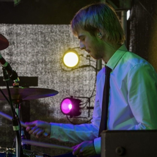 Charlie - Drum tutor - 30£/h - 1 reviews