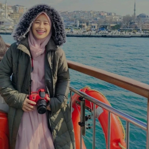 Nuriwanda Azizah - Guru bahasa inggris - 100000 Rp / jam