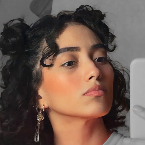 Emily Ross - Profesor de diseño de vestuario - $9488/h