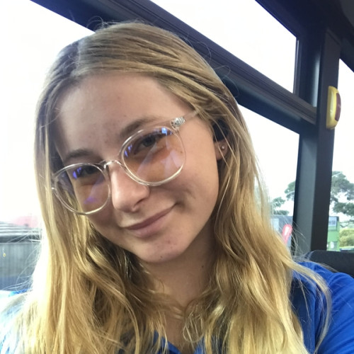 Alexis - Swimming tutor in Doreen - $70/h - 1 reviews