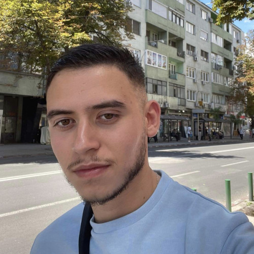 Endrit - Prof d'informatique scolaire - 24€/h - 1 élèves accompagnés