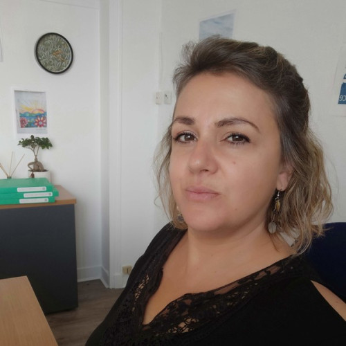 Jennifer - Prof d'aide à la rédaction de cv - lettre de motivation à ...