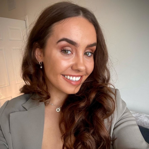 Megan - Glasgow, : Post-graduate Law student and future trainee solicitor. I am happy to help ...