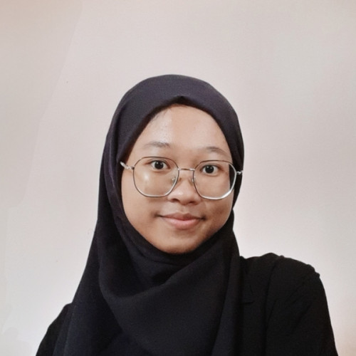 Triana - Guru mengaji - 35000 Rp / jam