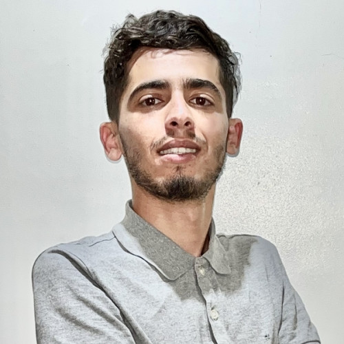 Ahmed - Prof de maths - 22CHF/h