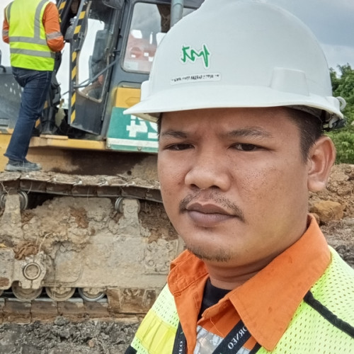 Muhammad Fathur - Guru menggambar - 50000 Rp / jam