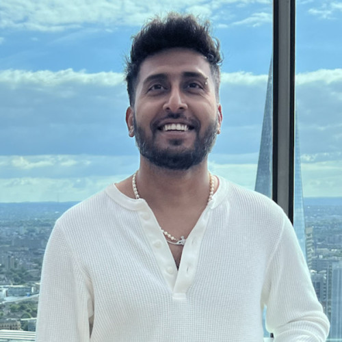 Eshwar - Fashion design tutor - 34$/h