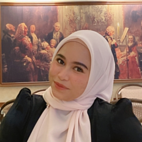 Dara - Guru merangkai bunga di Medan - 40000 Rp / jam