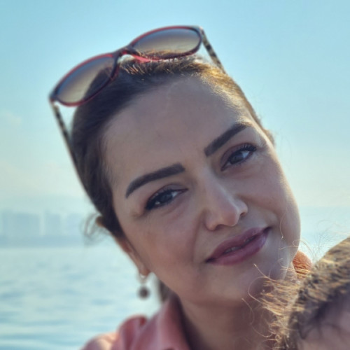 Laya - English teacher - ₹1537/h