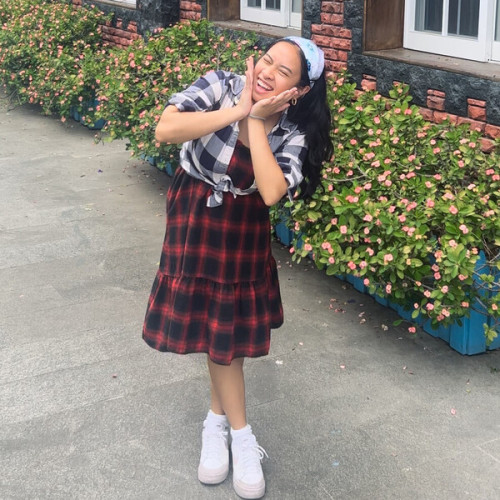 Charis - Mandarin tutor - RM77/h