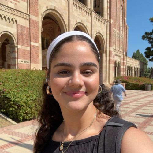 Golnaz - Maths teacher - ₹266/h