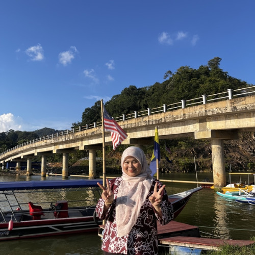 Alya - English tutor - 16$/h