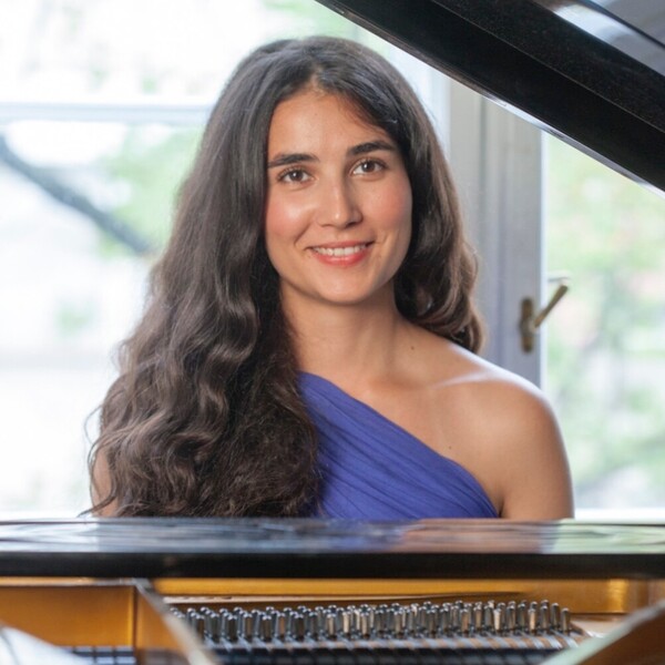 Take online Piano lessons - Piano teachers from £15