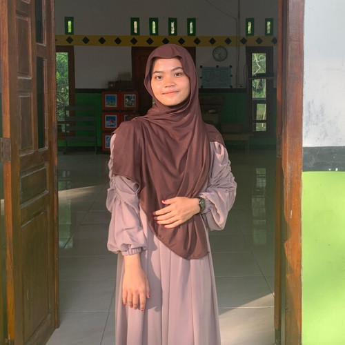 Maya - Guru mengaji - 20000 Rp / jam