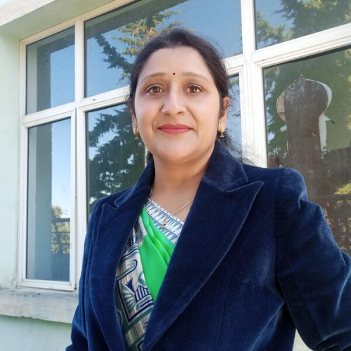 Shalini - Python tutor - 11$/h