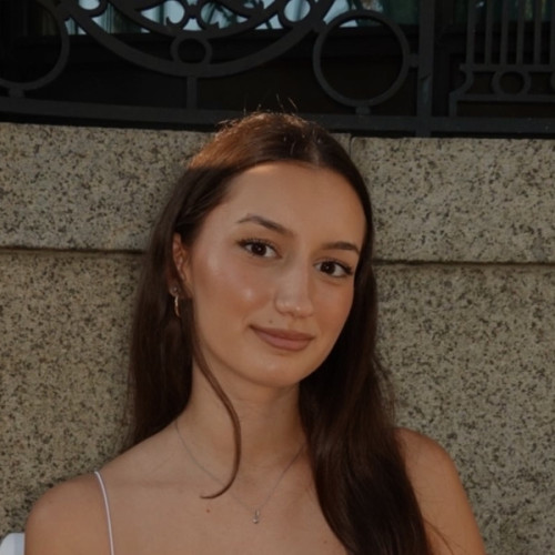 Ela - Lehrkraft für Deutsch - 28€/h