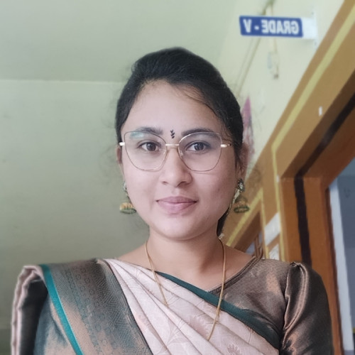 Ramya - Maths tutor - 4£/h