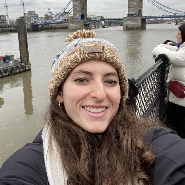 Ana - ESOL tutor - 9£/h - 2 reviews